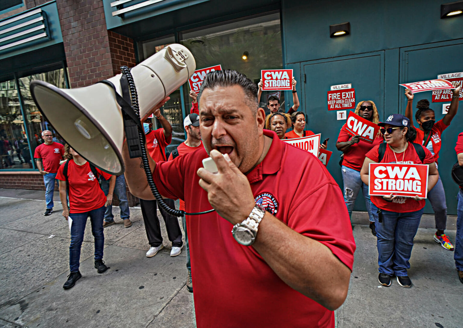 Union Workers Rally Outside Con Edison Headquarters in Protest Against ...