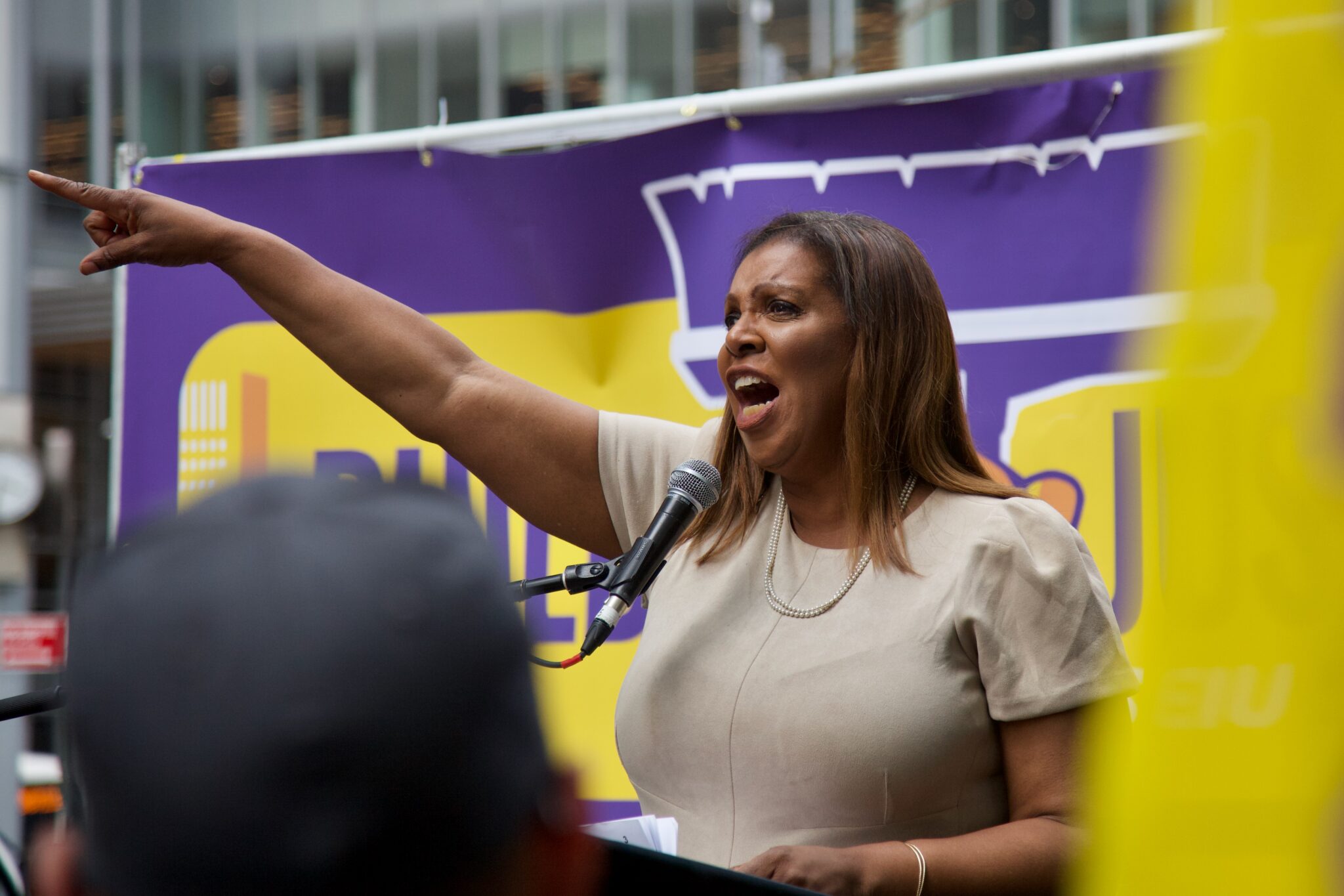 32BJ janitors launch contract campaign amidst record office vacancies ...